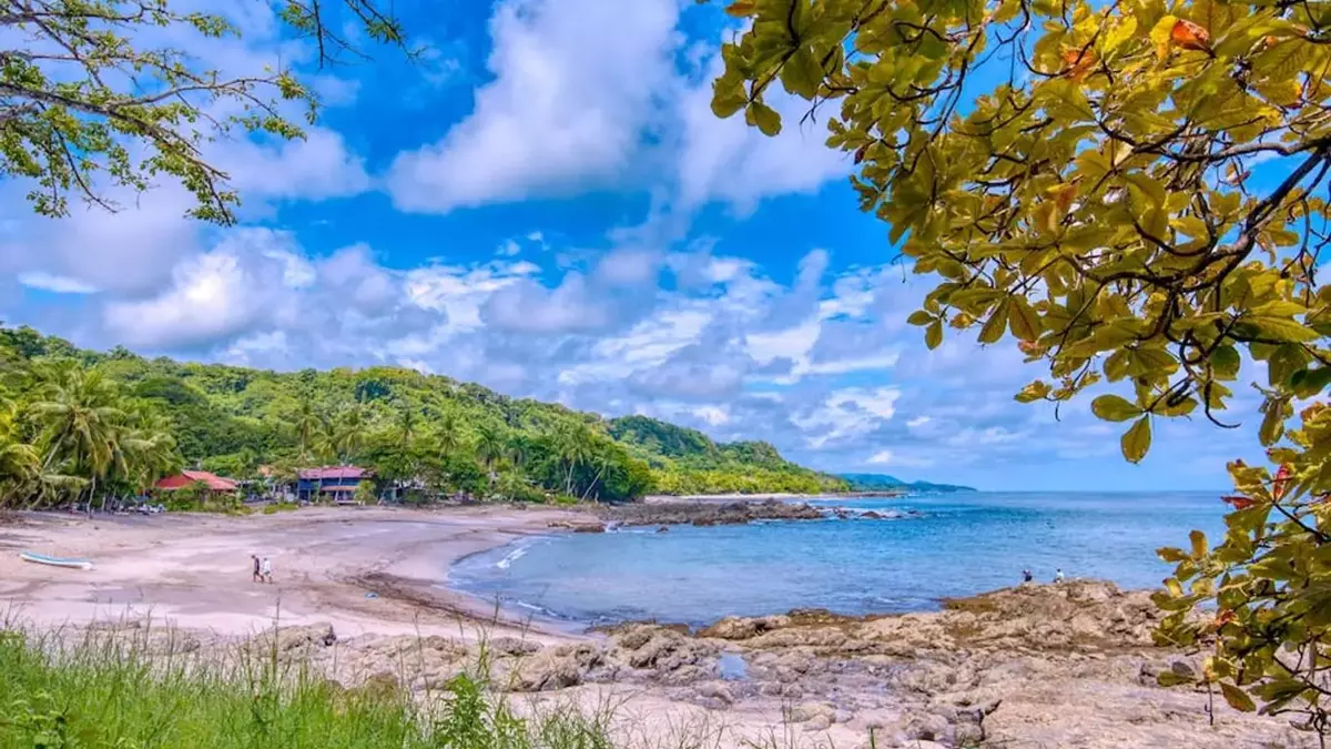 Montezuma Beach - Magicalsunsetcostarica.com
